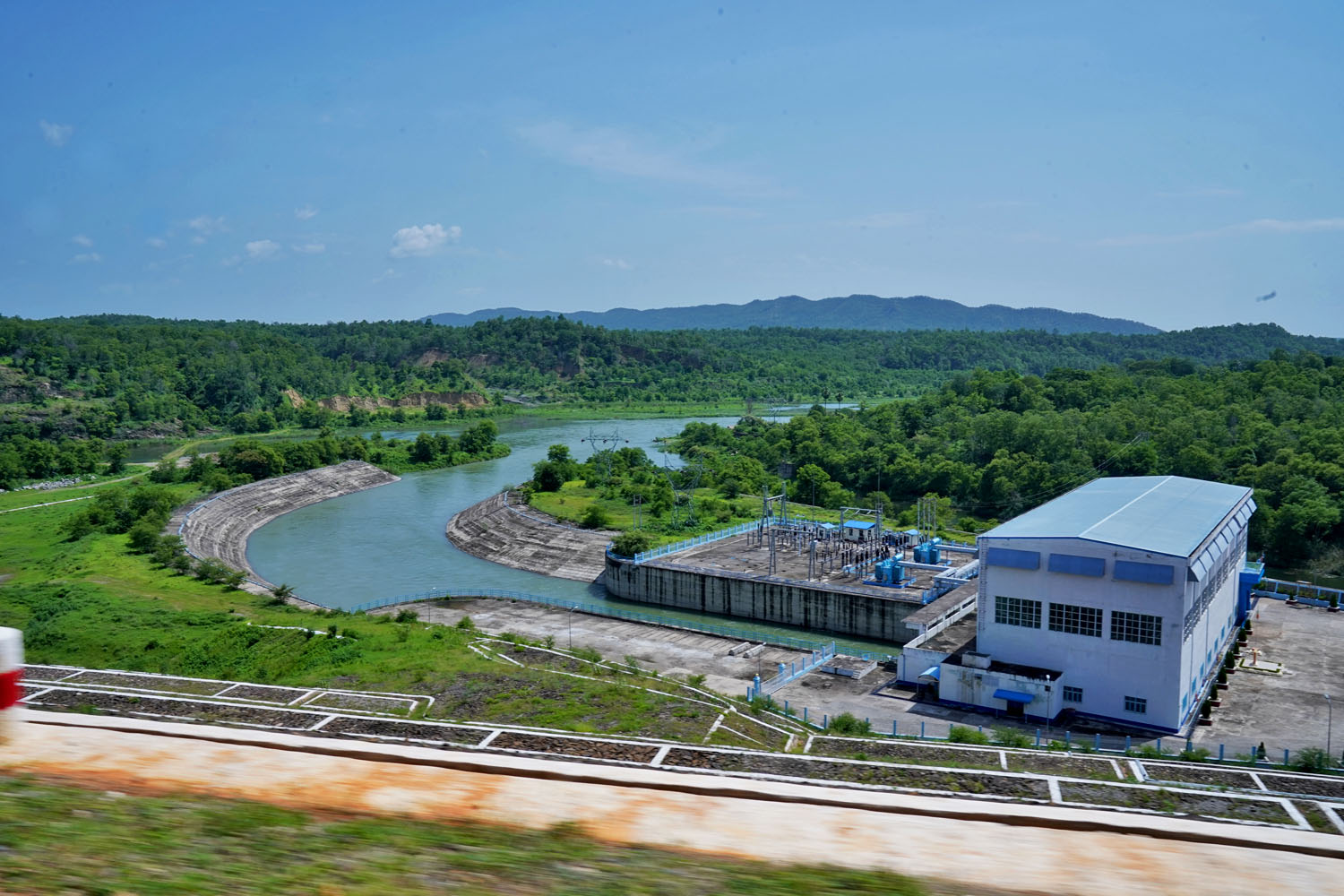 မကွေးတိုင်းဒေသကြီးအစိုးရအဖွဲ့ ဝန်ကြီးချုပ် ကြီးအုံကြီးဝတမံ