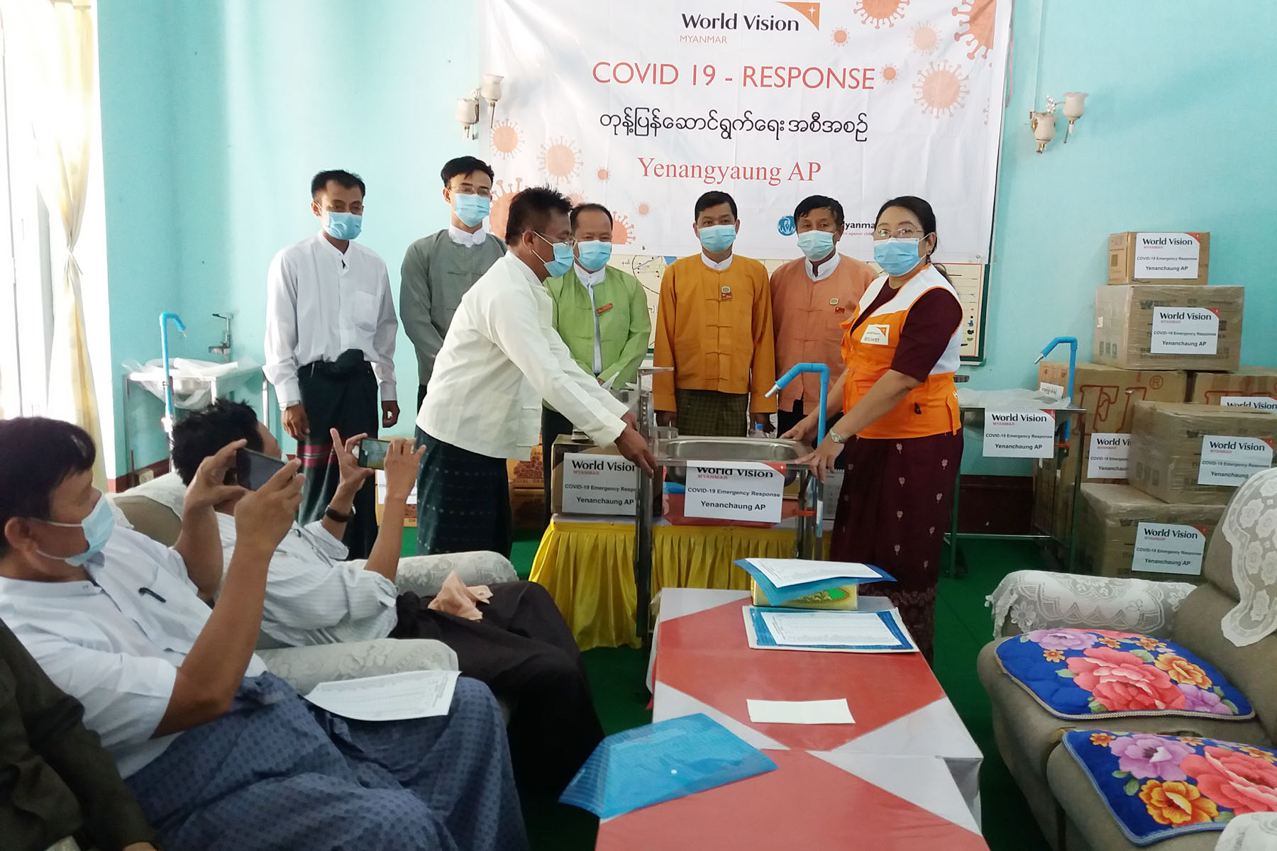 World Vision မှ ရေနံချောင်းမြို့နယ်အတွင်းရှိ အခြေခံပညာစာသင်ကျောင်းများ