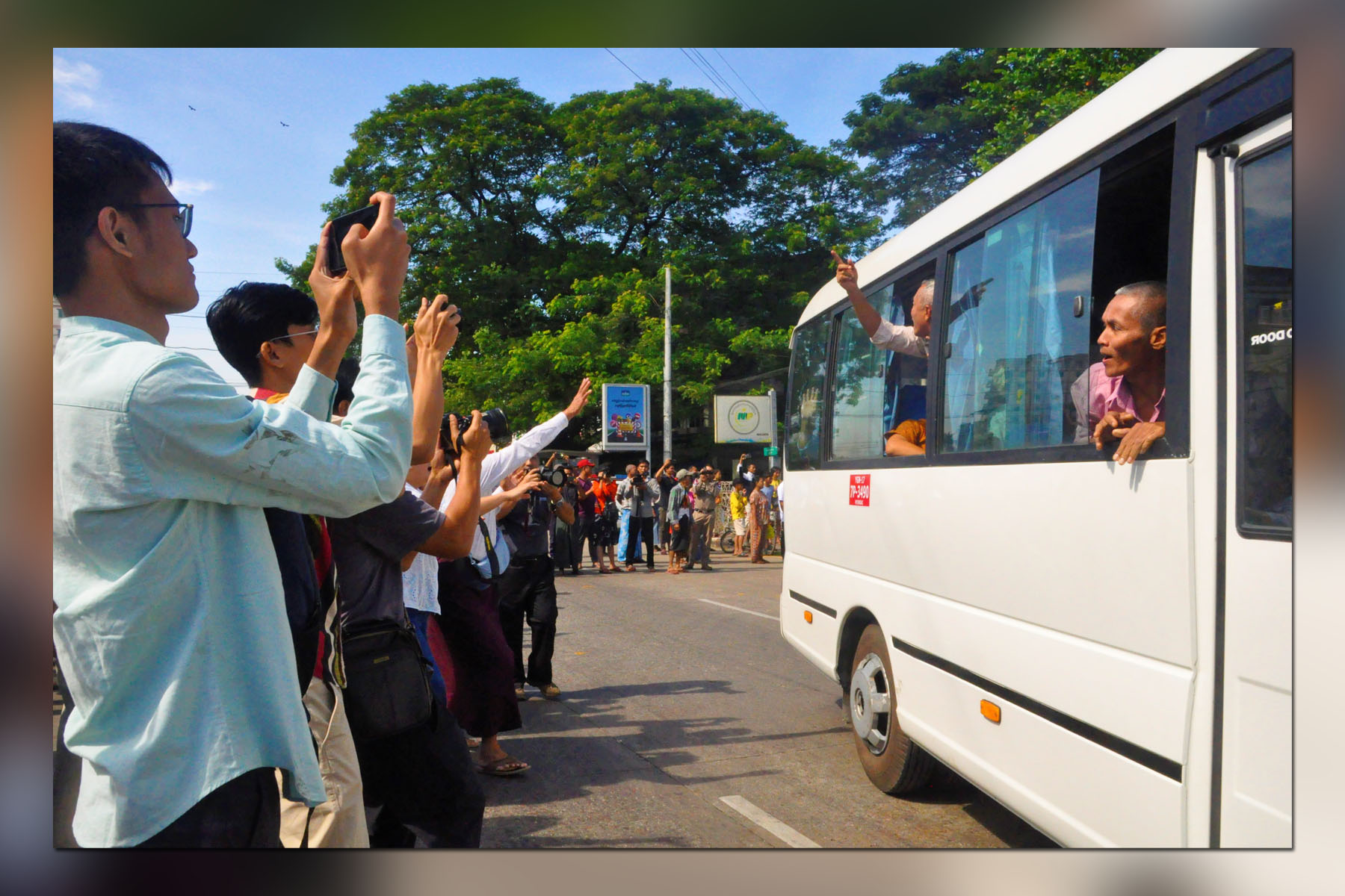 Insein Prison releases 192 inmates under general election amnesty ...
