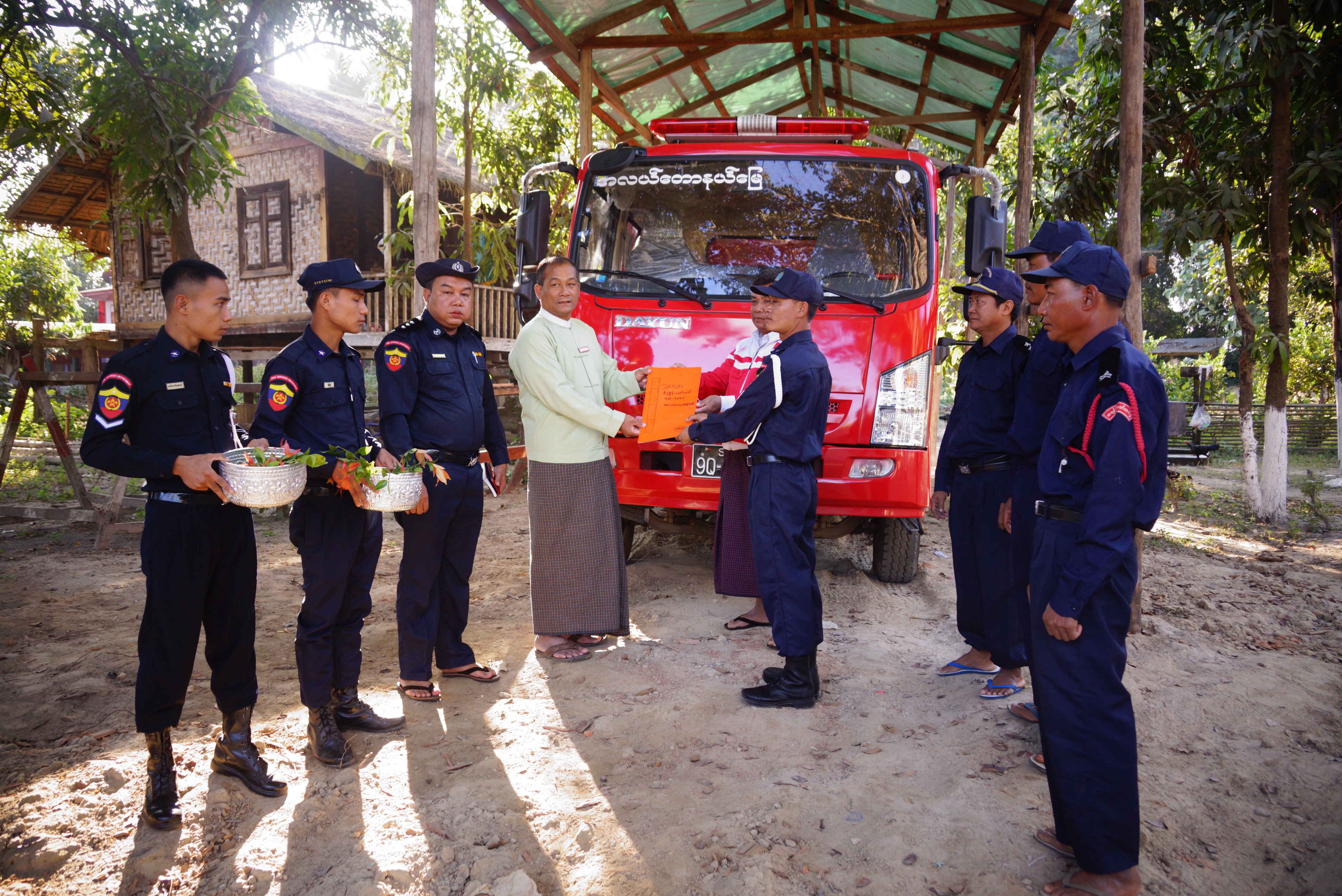 New fire engine handed over to rural fire unit in Htigyaing Township ...