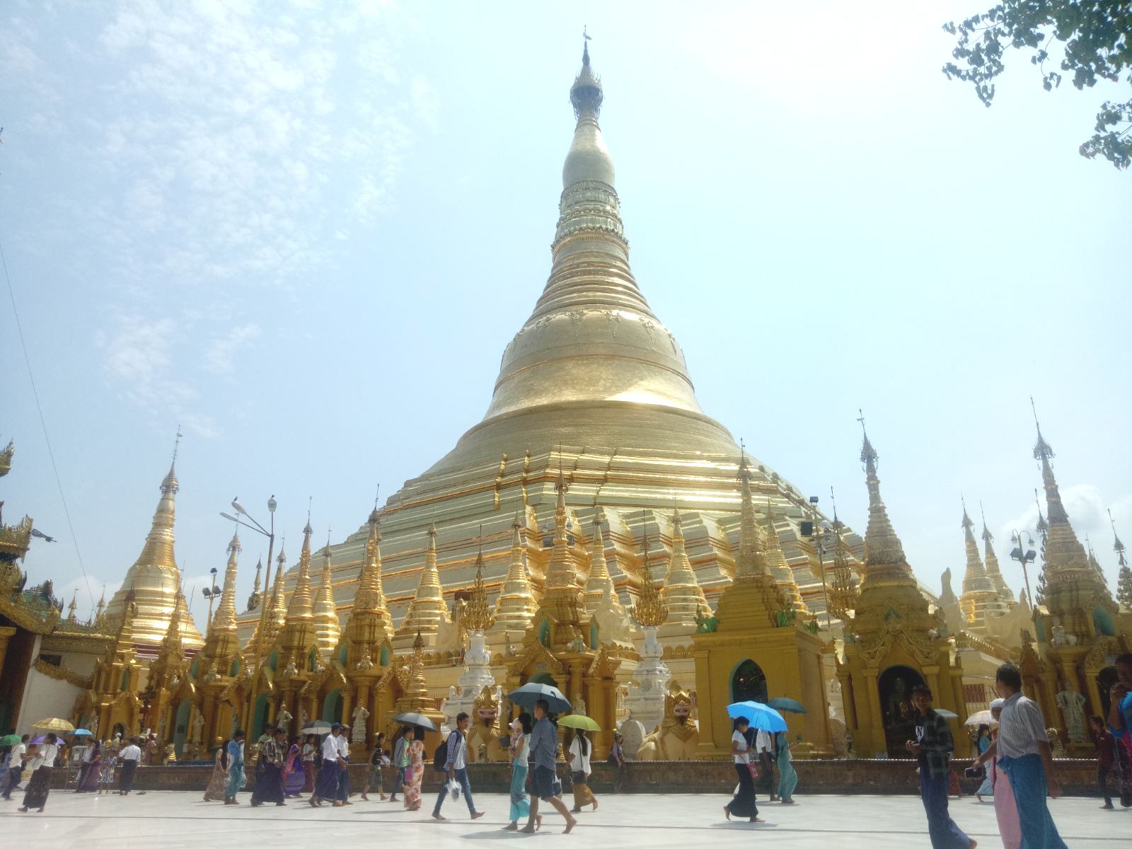 ရုံးပိတ်ရက်တန်ဆောင်တိုင်ကာလ ရွှေတိဂုံစေတီတော်မြတ်ကြီးအား နံနက် ၅ နာရီမ ...