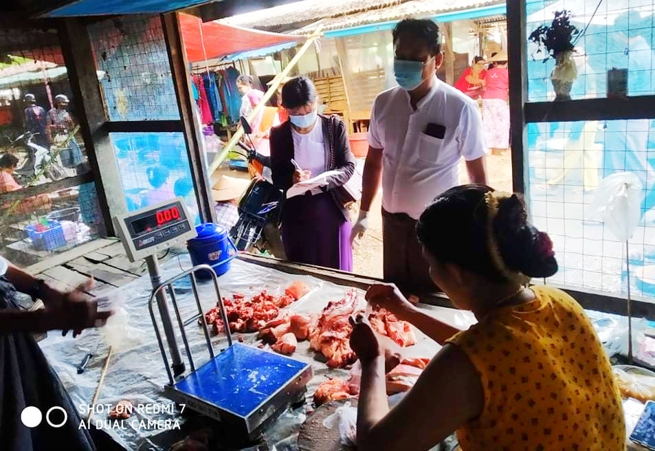အင်္ဂပူမြို့နယ်တွင် အာဖရိကဝက်အပြင်းဖျားရောဂါဆိုင်ရာ ပညာပေးလက်ကမ်းစာစောင